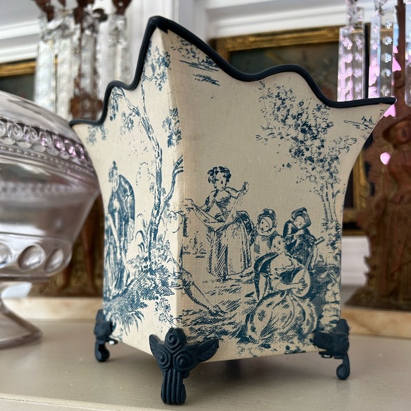 Vintage | Accents | Vintage Blue And White Toile Decoupage Metal ...
